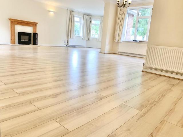 4 bedroom detached bungalow to rent