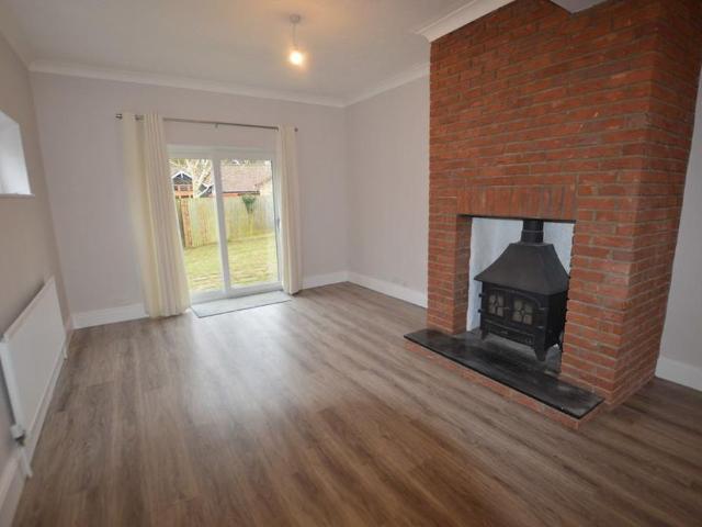 4 bedroom detached bungalow to rent
