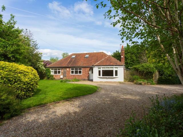 4 bedroom detached bungalow to rent