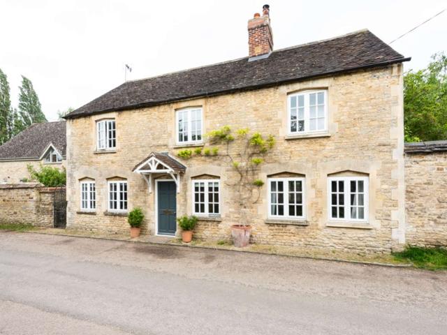 4 bedroom Detached for rent in Mill Street, Islip, Kidlington, Oxfordshire, OX5
