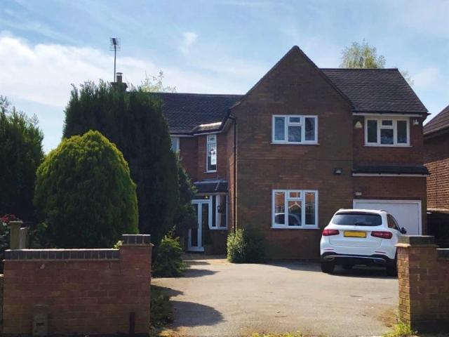 4 Bedroom Detached Family Home To Let in Bentley Heath – Within Walking Distance to Excellent Schools