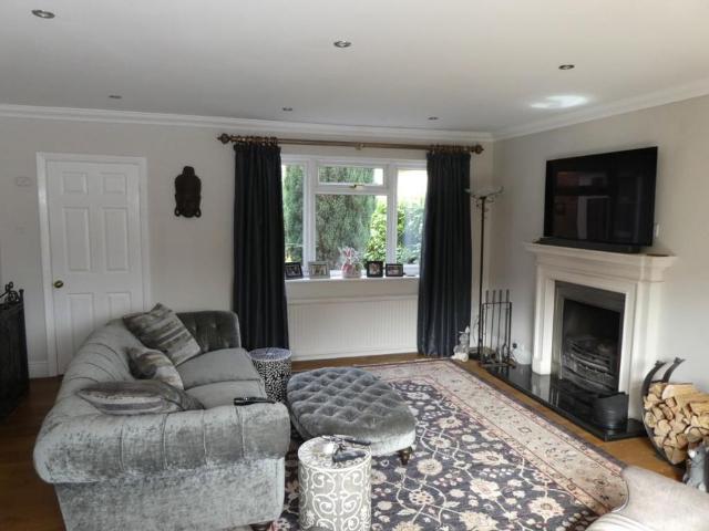 4 Bedroom Detached Family Home To Let in Bentley Heath – Within Walking Distance to Excellent Schools