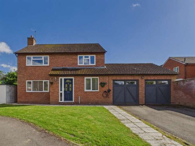 4 Bedroom Detached House