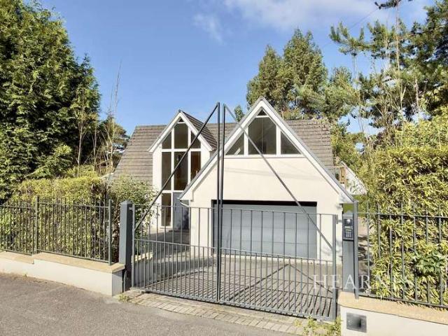 4 Bedroom Detached House