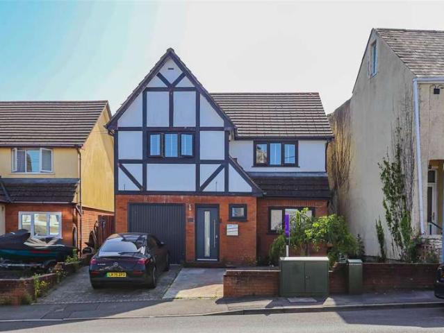 4 Bedroom Detached House