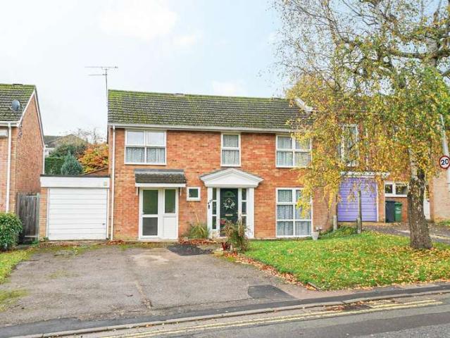 4 Bedroom Semi Detached House