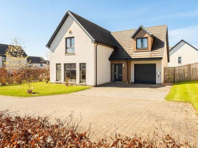4 Bedroom Detached House