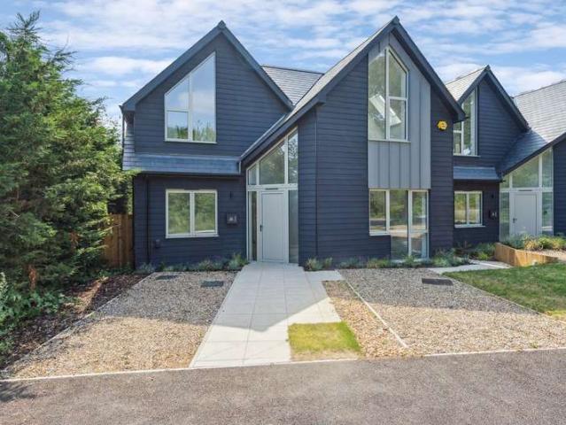 4 Bedroom Detached House