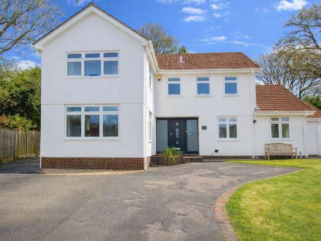 4 Bedroom Detached House