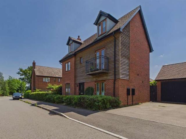 4 Bedroom Detached House