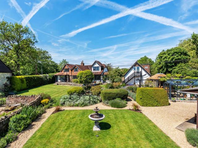 4 Bedroom Detached House