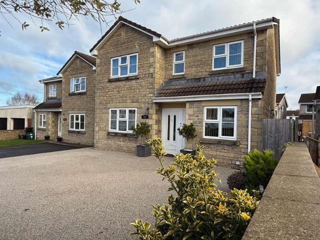 4 Bedroom Detached House