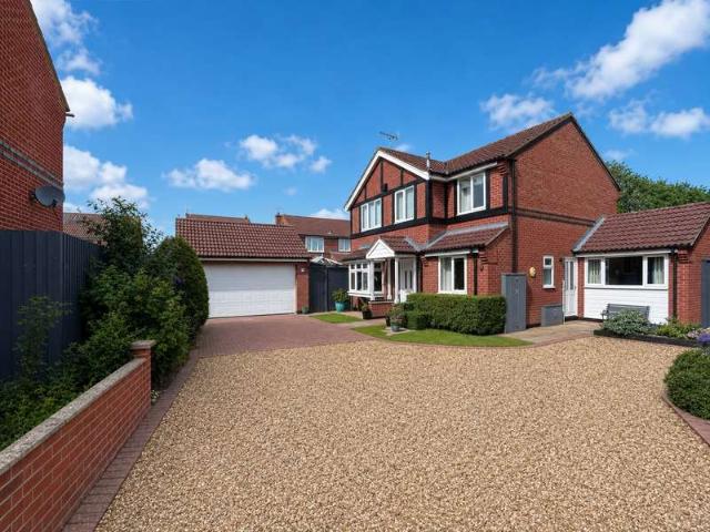 4 Bedroom Detached House