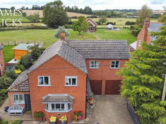 4 Bedroom Detached House