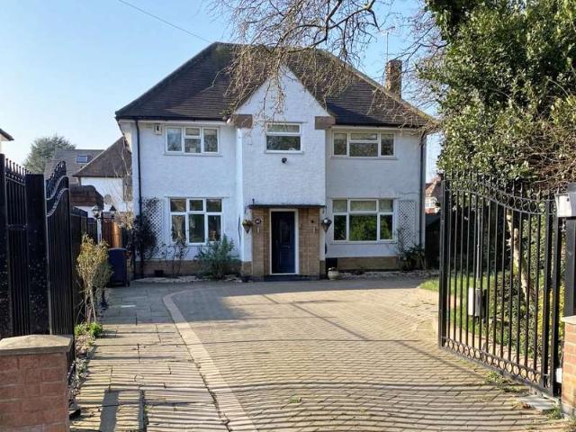 4 Bedroom Detached House