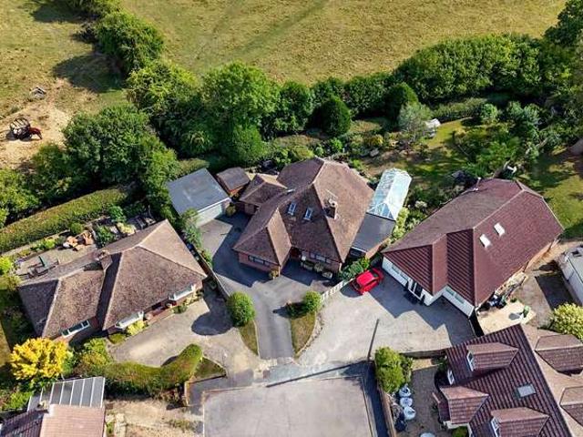 4 Bedroom Detached House