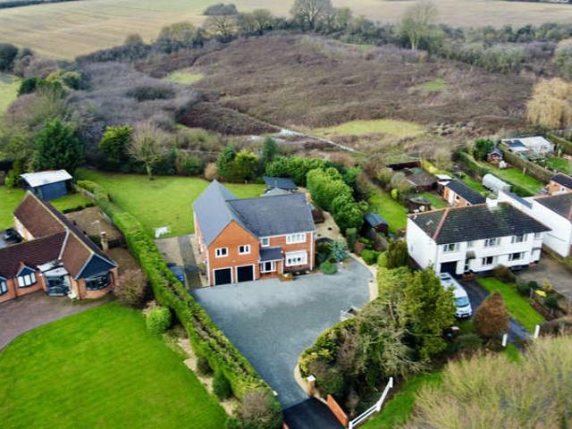 4 Bedroom Detached House