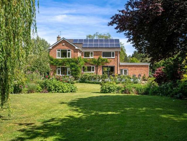 4 Bedroom Detached House