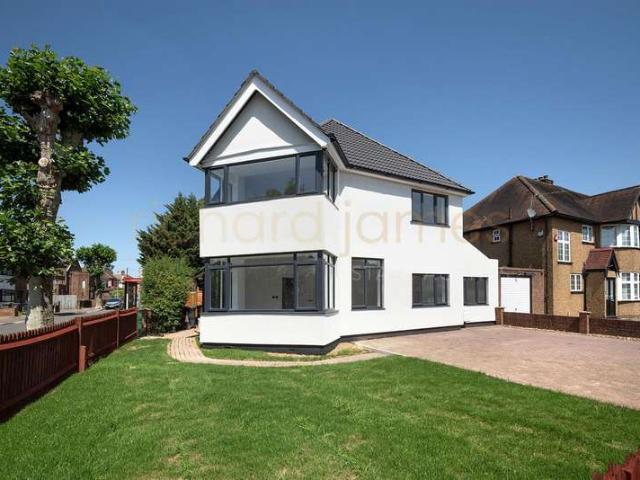4 Bedroom Detached House