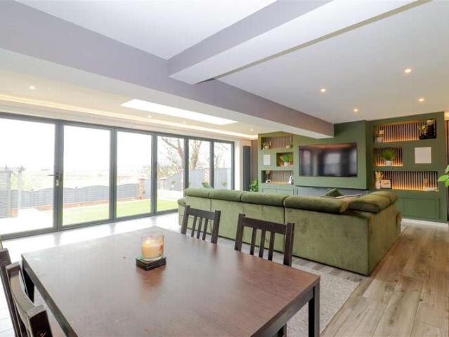 4 Bedroom Detached House