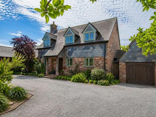 4 Bedroom Detached House