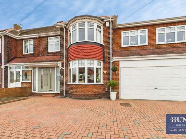 4 Bedroom Detached House