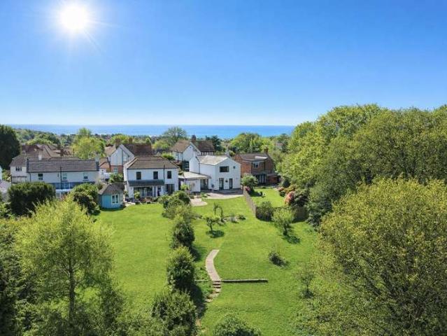 4 Bedroom Detached House