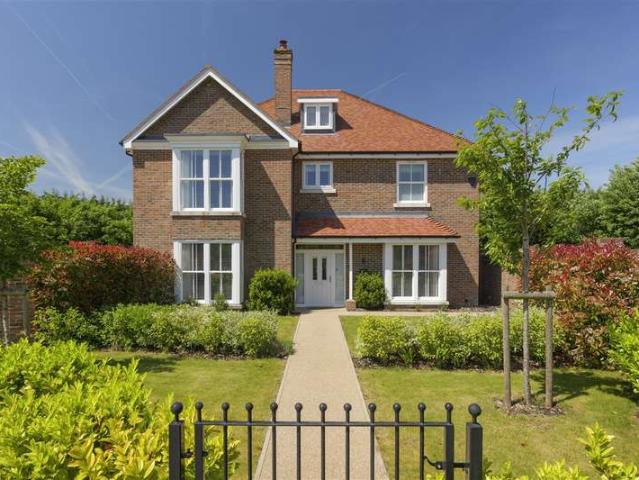 4 Bedroom Detached House
