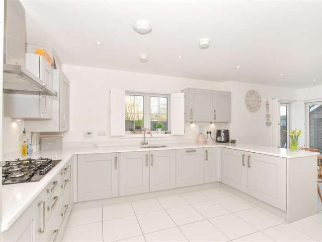 4 Bedroom Detached House