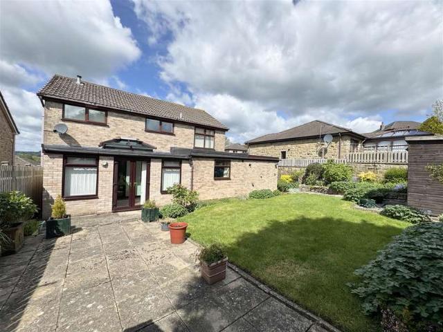 4 Bedroom Detached House
