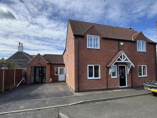 4 Bedroom Detached House