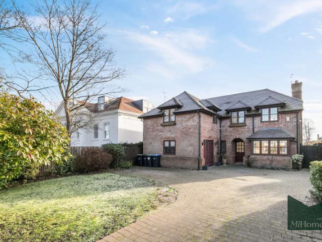 4 Bedroom Detached House