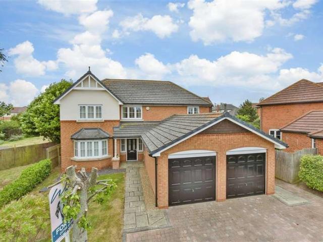 4 Bedroom Detached House