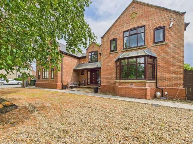 4 Bedroom Detached House