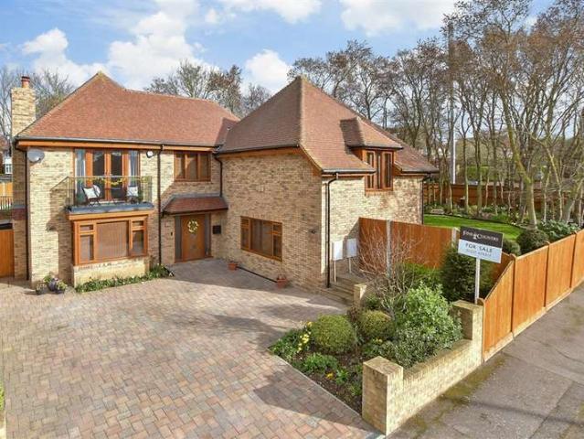 4 Bedroom Detached House