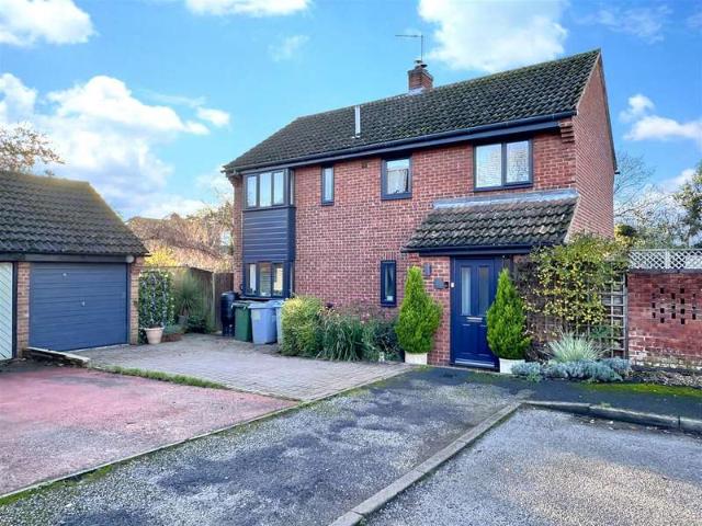 4 Bedroom Detached House