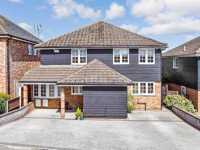 4 Bedroom Detached House