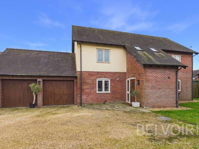4 Bedroom Detached House