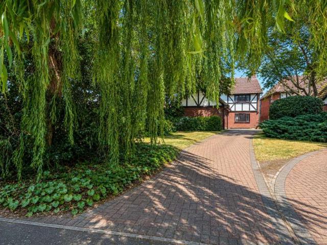 4 Bedroom Detached House