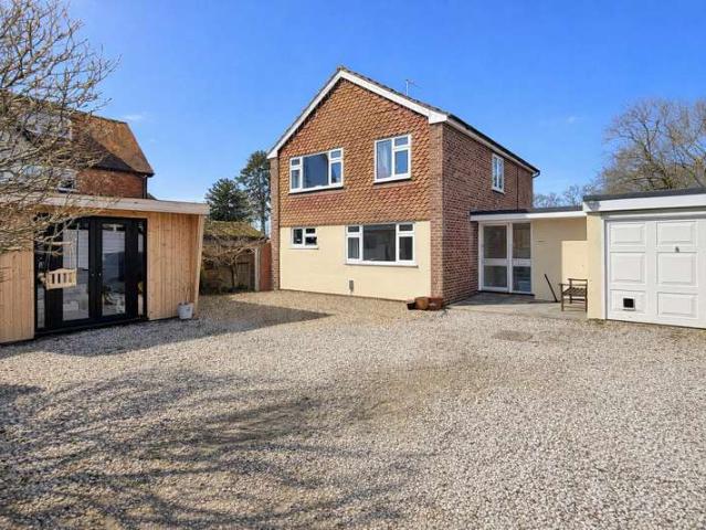 4 Bedroom Detached House
