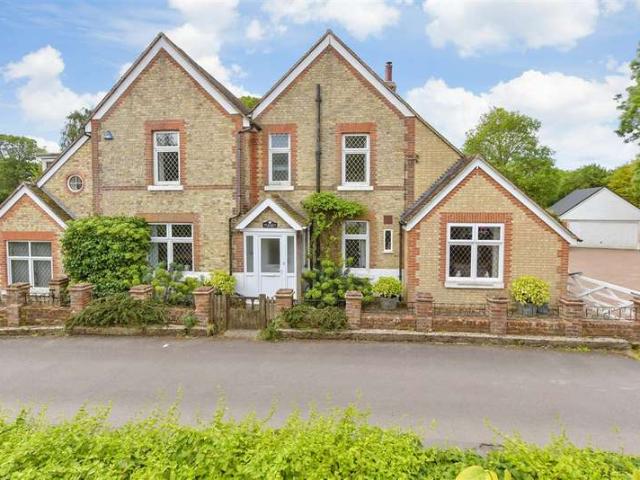 4 Bedroom Detached House