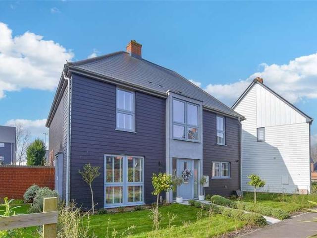 4 Bedroom Detached House