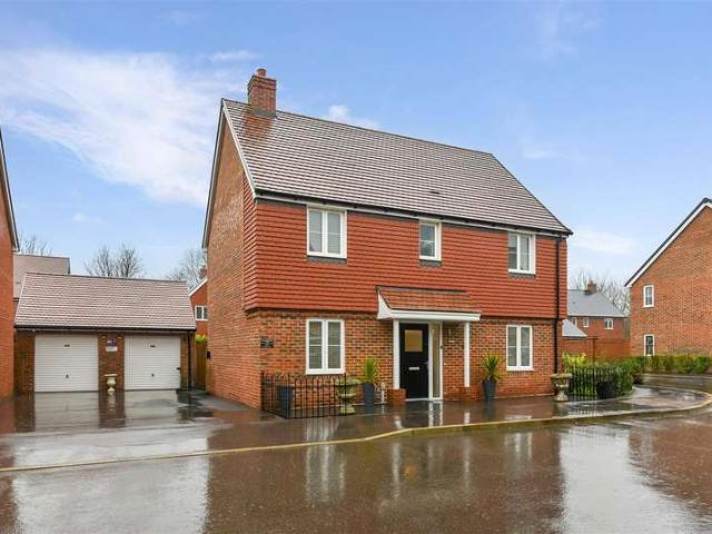 4 Bedroom Detached House