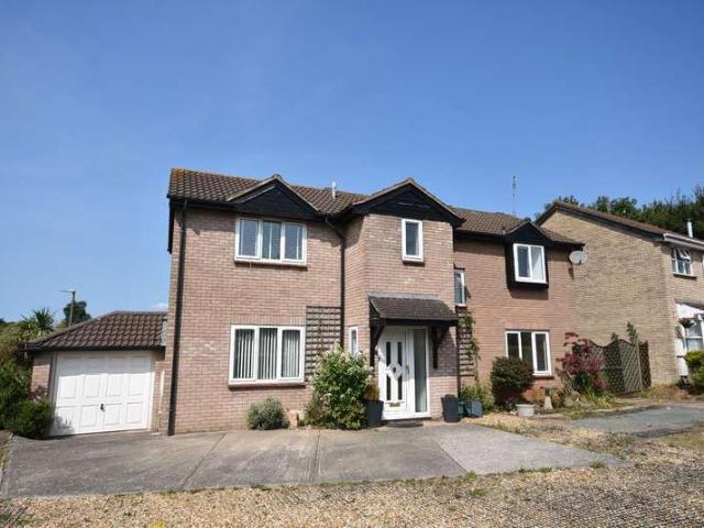 4 Bedroom Detached House