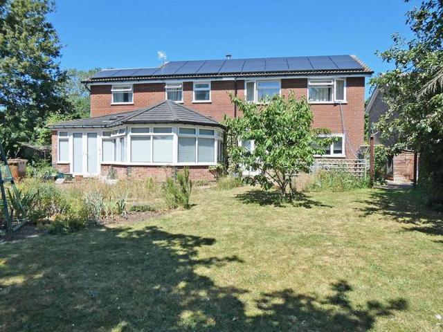 4 Bedroom Detached House