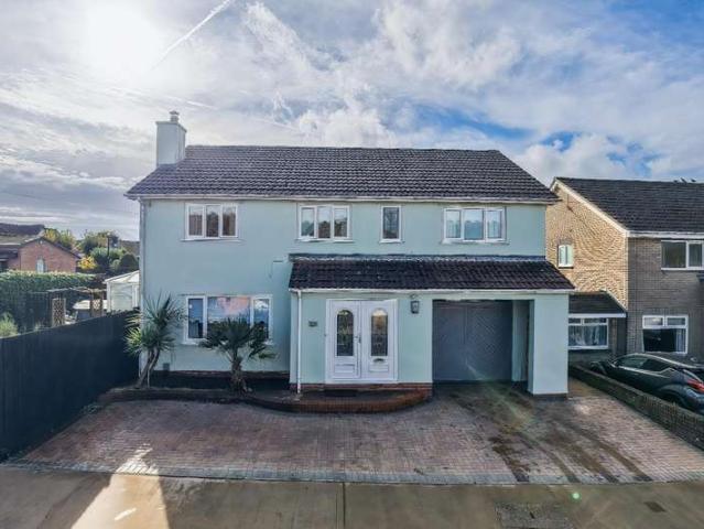 4 Bedroom Detached House
