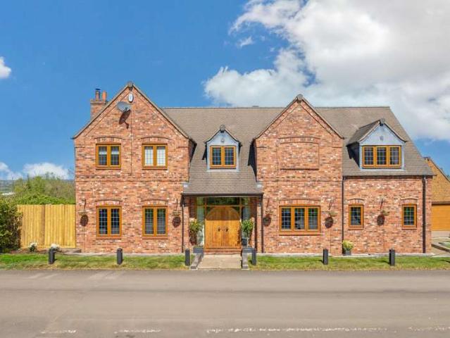4 Bedroom Detached House