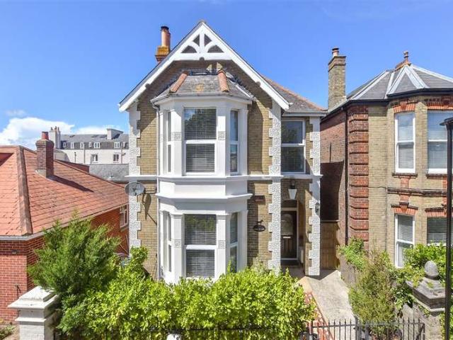 4 Bedroom Detached House