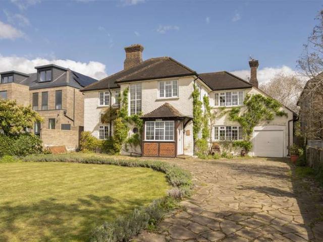 4 Bedroom Detached House