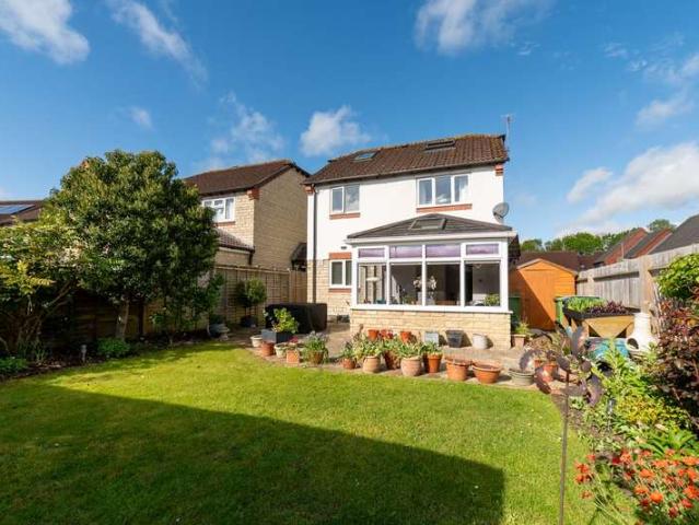 4 Bedroom Detached House